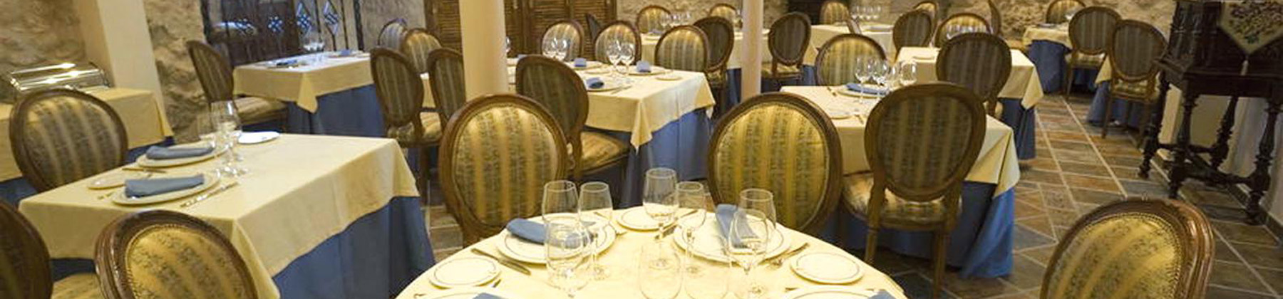 Salones del Residencia Real Castillo de Curiel en Curiel de Duero. Web ...